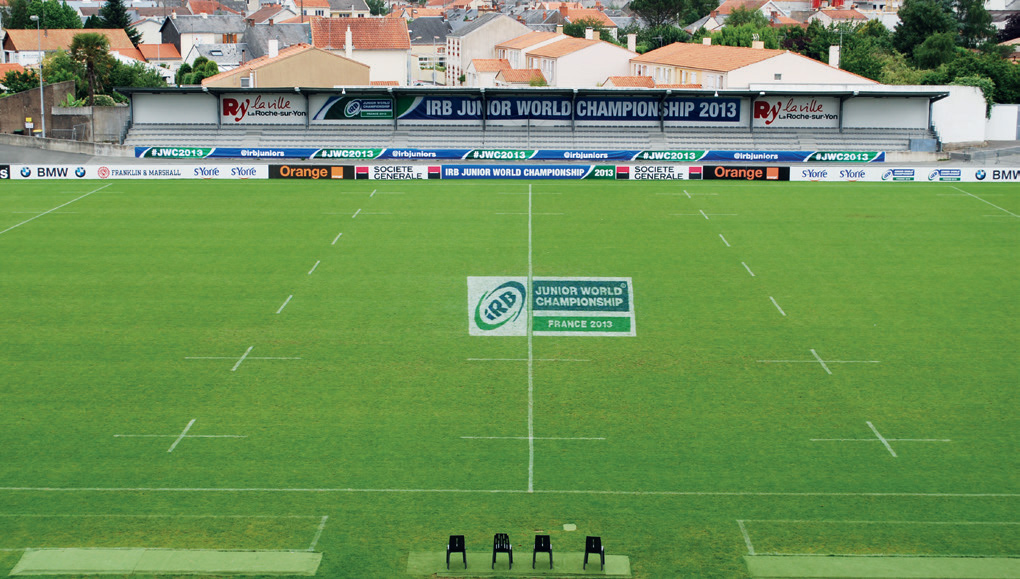 Belle performance en terrain de sport - Cavac